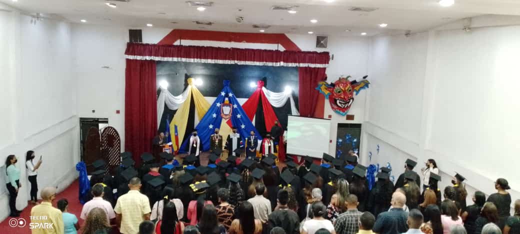 50 nuevos profesionales egresaron de la UNEFA